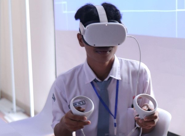 Pengalaman Virtual Reality dan Riset Teknologi Sistem Informasi ...